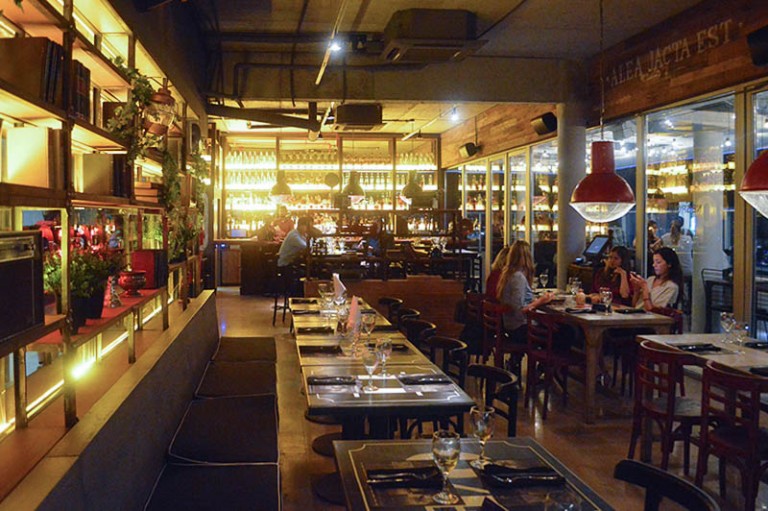 Negroni quiere impresionar con tragos y sushi