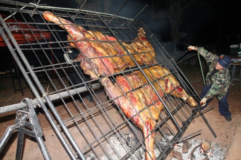 El novillo entero, la estrella de la parrilla