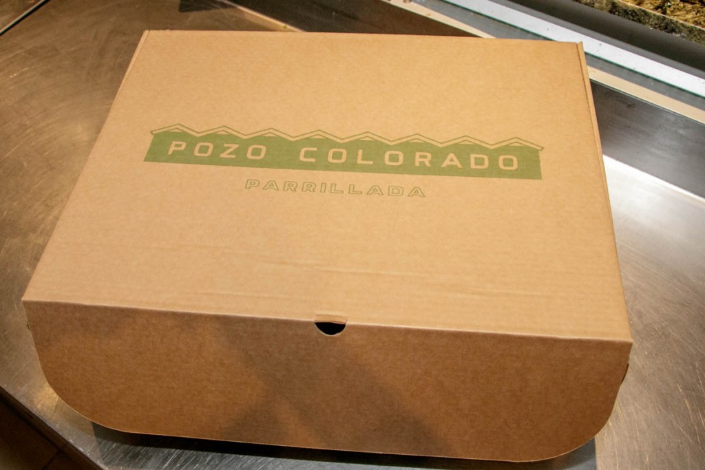 Una caja de asado y una salida de campo